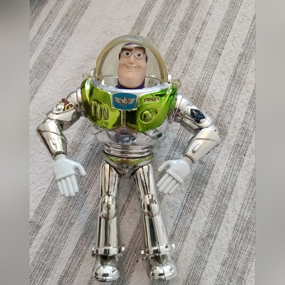 Disney | Toys | Vintage 99s Disneys Pixar Buzz Lightyear Action Figure ...